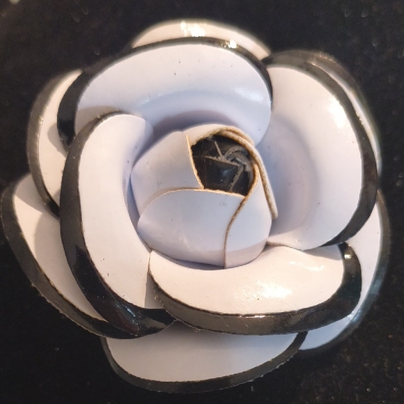 Avon | Jewelry | Vintage Avon Spectacular Flower Pin | Poshmark